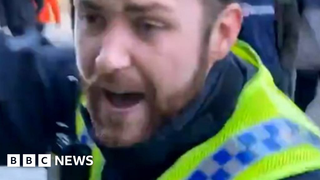 Billy Sampson: PC had received death threats before suicide - BBC News