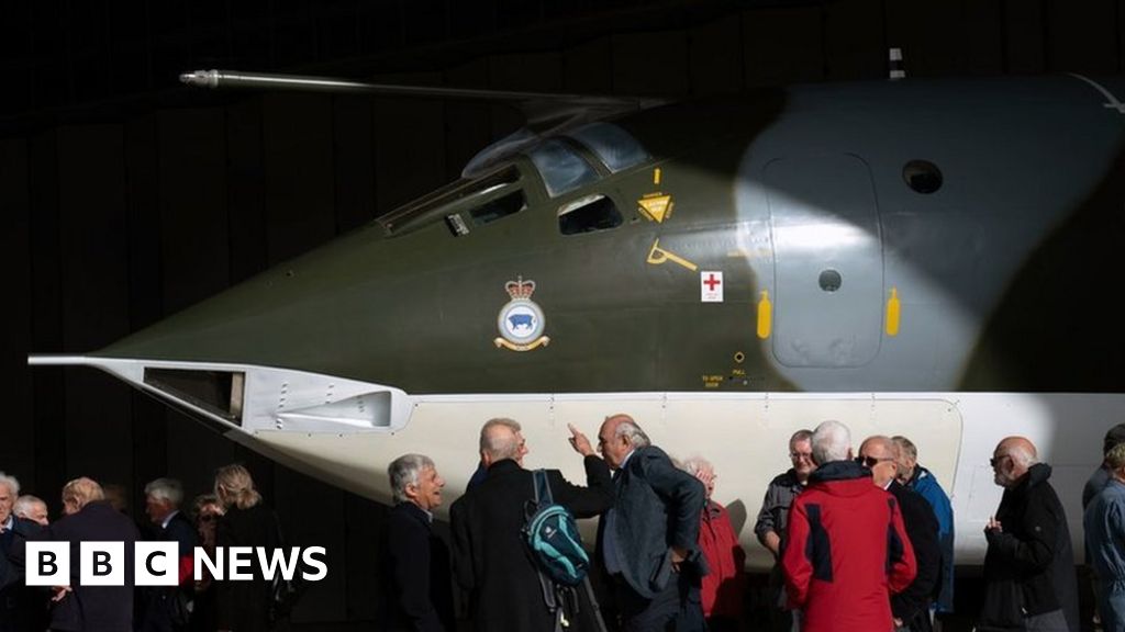 Cold War nuclear bomber goes on display at IWM Duxford - BBC News