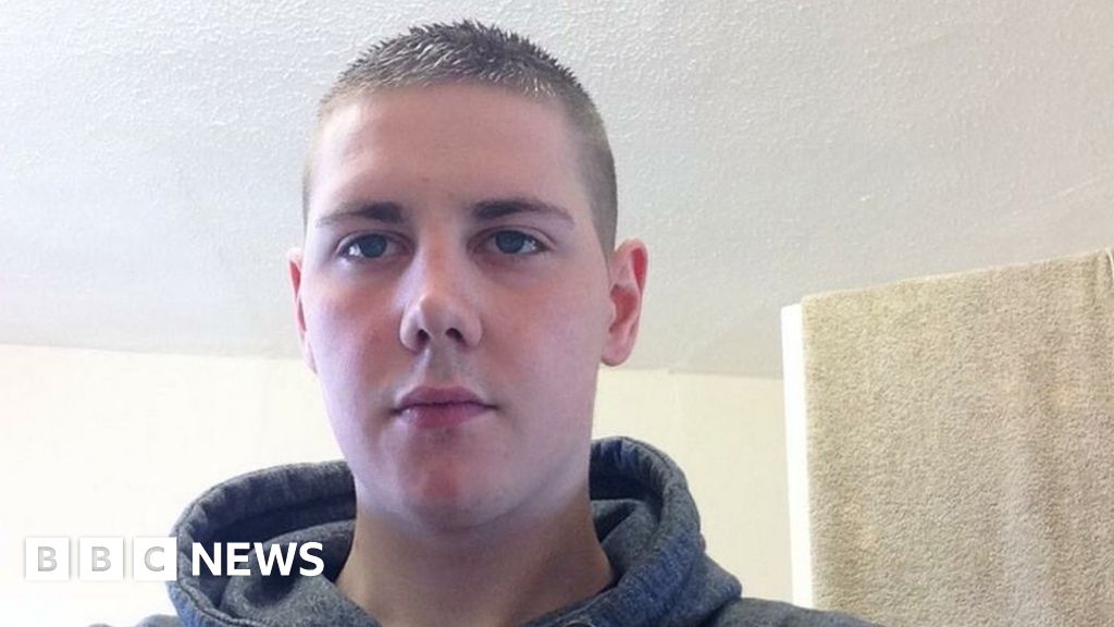 Man attacked mother after grandfather's funeral - BBC News