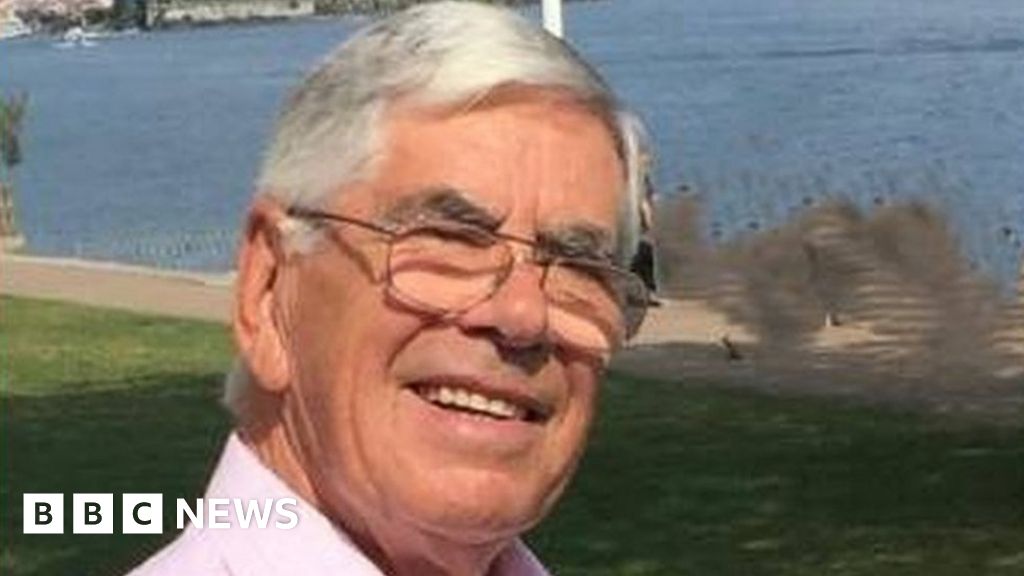 Pontypridd: Tributes paid to cyclist, 92, killed in crash