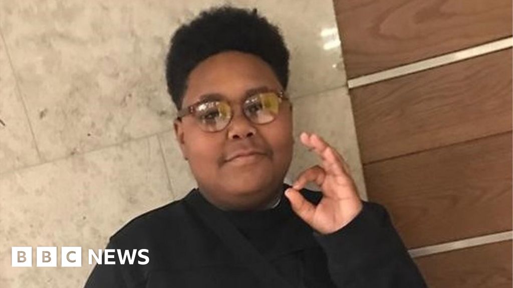 Tashaun Aird death: Three teens jailed over stab death - BBC News
