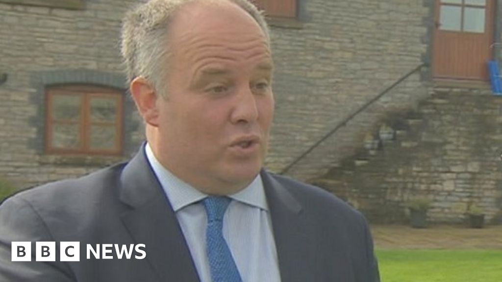 'Element of hypocrisy' in Plaid stance, says Andrew RT Davies - BBC News