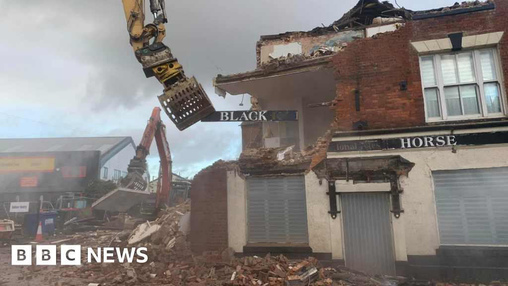 Black Horse demolition: Centuries-old Coventry pub bulldozed for road ...