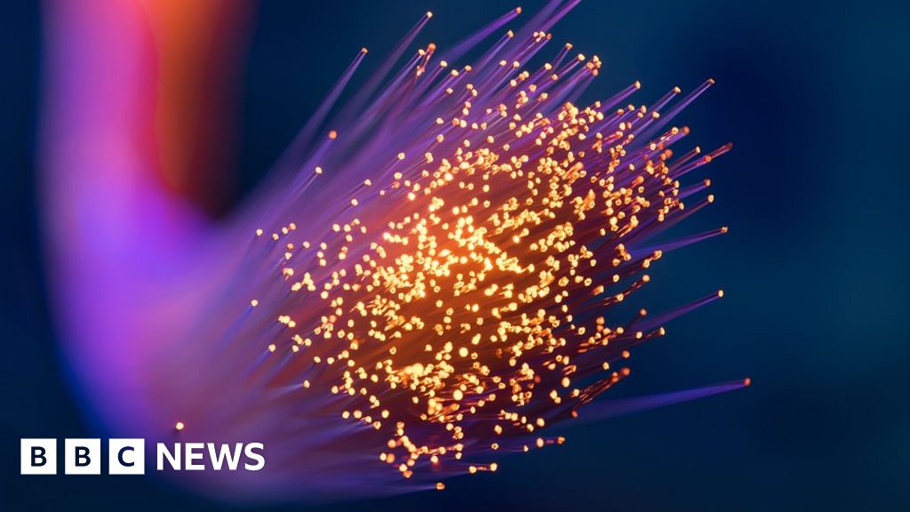 New superfast broadband drive to ensure 100% coverage - BBC News