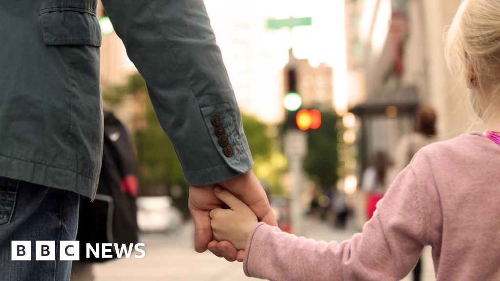 National Living Wage 'fails to cover families' basic needs' - BBC News