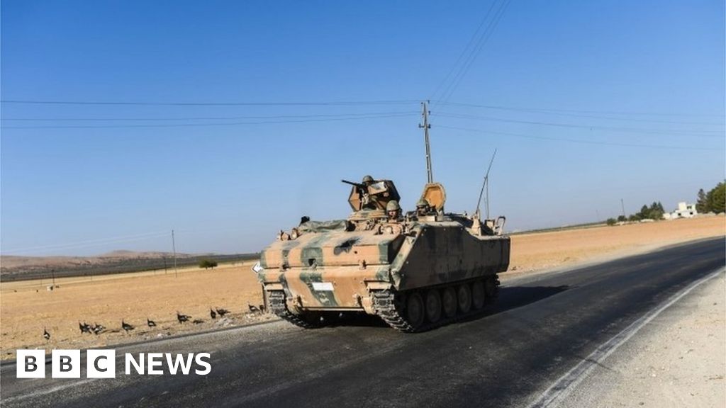 Turkey tanks target IS in Syria - BBC News