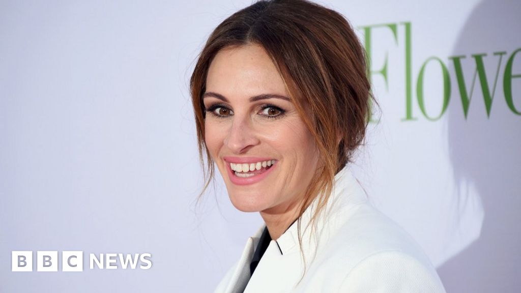 In Pictures: The Razzies 2017 - BBC News