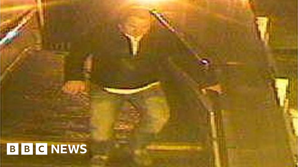 CCTV image issued over Falkirk station assault - BBC News