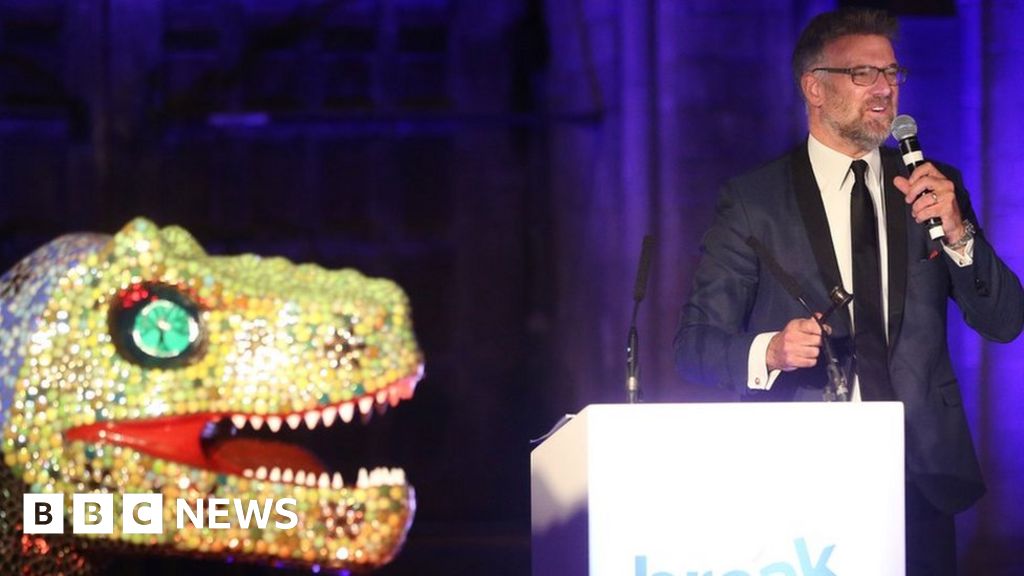 Norfolk dinosaur and mammoth charity auction raises £427,000 - BBC News