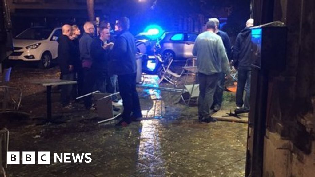 Tottenham Hotspur fans attacked in Brussels bar - BBC News