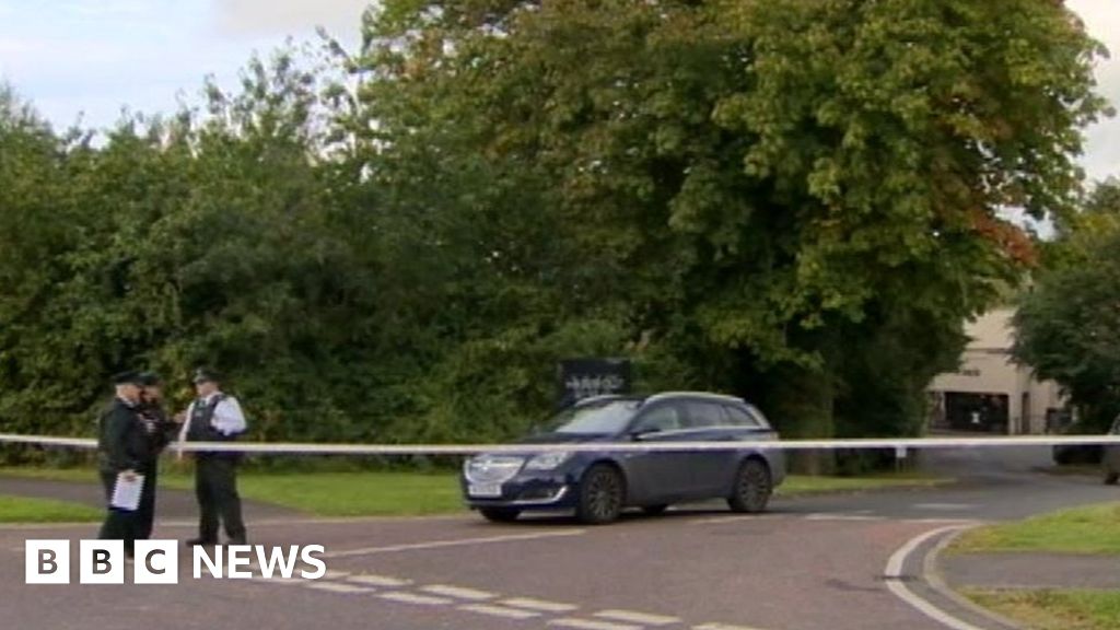 Two men charged over Londonderry hotel bomb attack attempt - BBC News