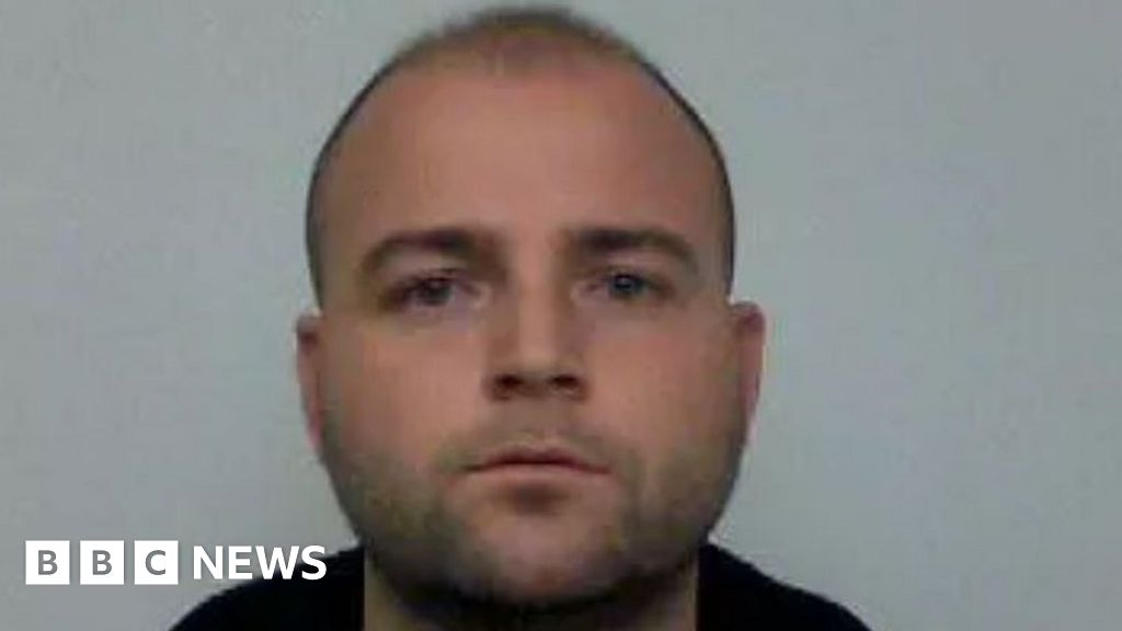 Albanian cocaine-dealing gang leader gets 25 years - BBC News