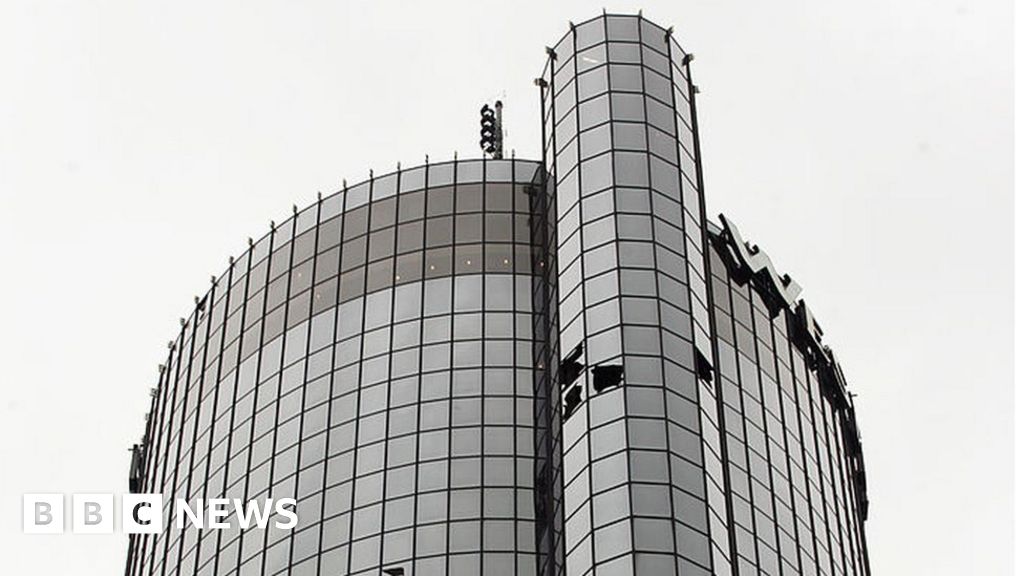 Boy crushed to death at Atlanta revolving restaurant - BBC News