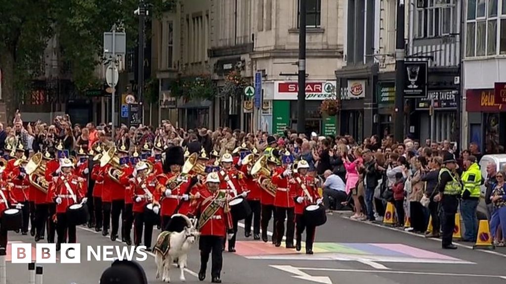 King Charles III: Cardiff crowds watch proclamation ceremony - BBC News