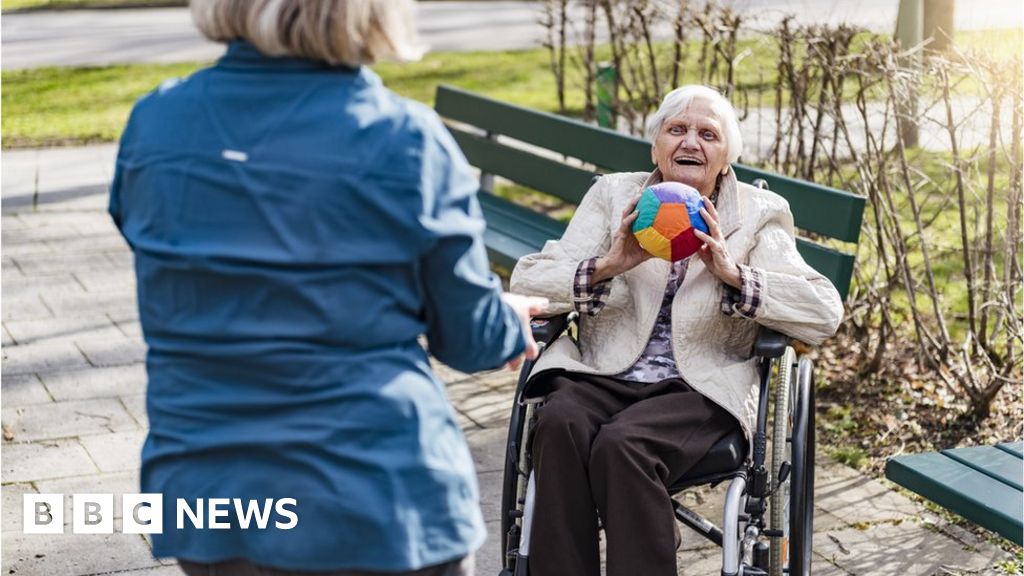 Covid-19: Hospital and care home pandemic visiting rules ease