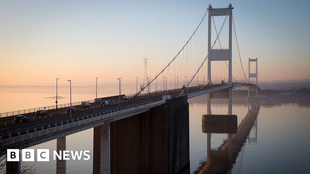 M48 Severn Bridge closed for work - BBC News