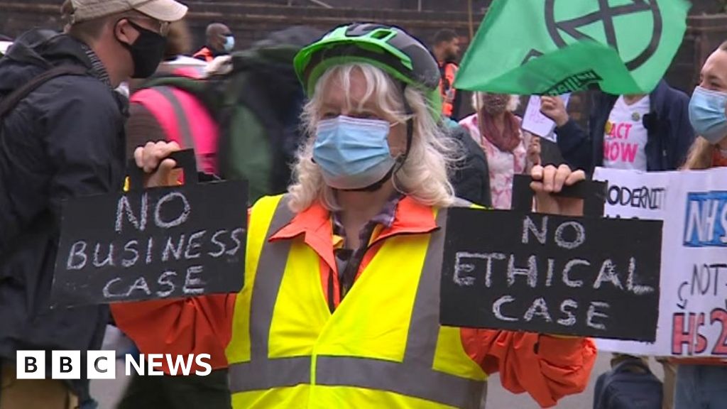 Anti-HS2 campaigners begin week-long protest - BBC News