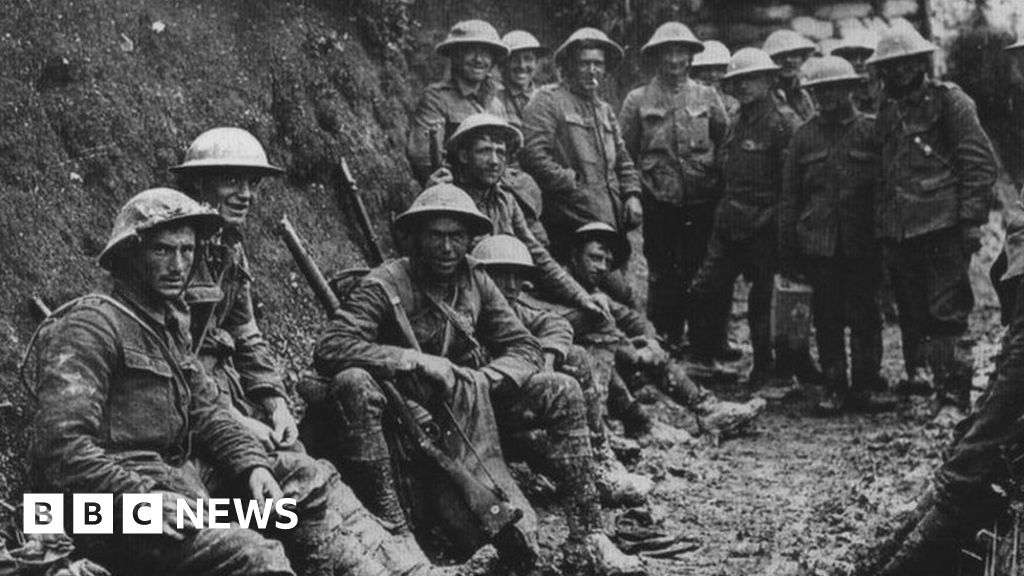 Life as a World War One veteran in 'war zone' Ireland - BBC News