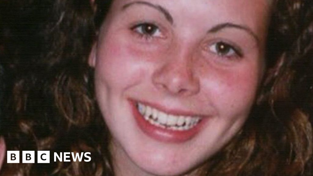 How did four soldiers die at Deepcut barracks? - BBC News