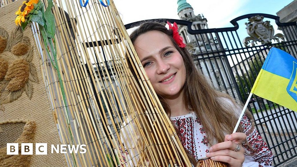 Ukrainians in Belfast mark their country's Independence Day - BBC News