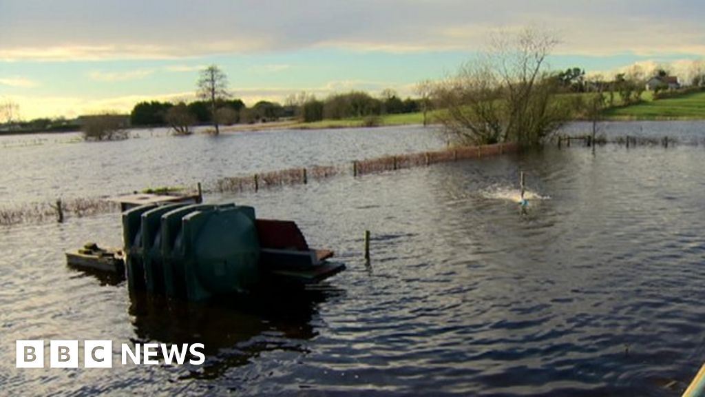 'Nothing done' to help Northern Ireland flood victims - BBC News