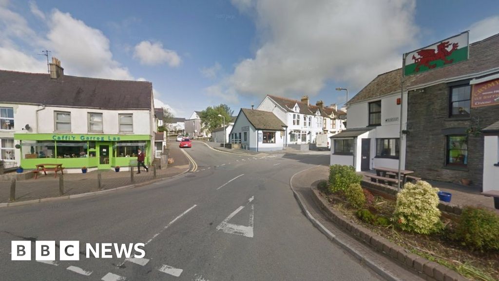 Crymych housing scheme prompts fears for Welsh language