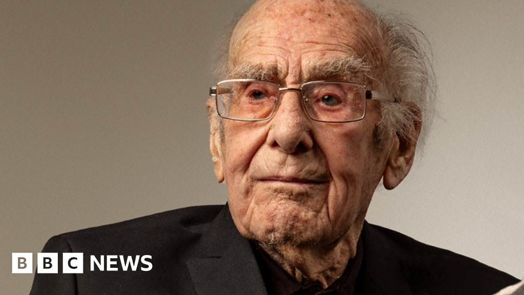 D-Day veteran recalls being among first to land in Normandy