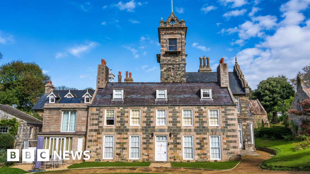 Letter of intent signed to establish private members club in Sark