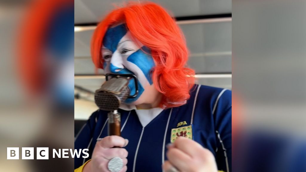 Radio Scotland presenters pay tribute to 'best commentary ever' - BBC News