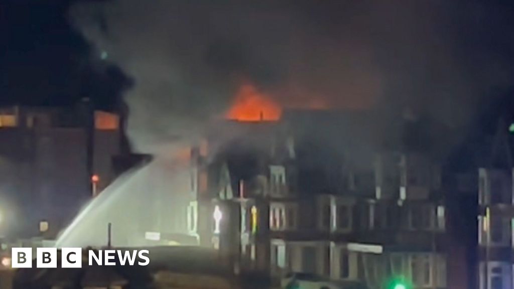 Fire breaks out at derelict Narrowcliff Hotel in Newquay