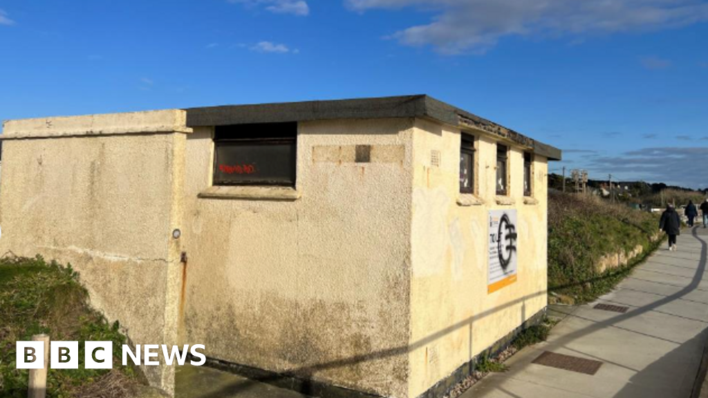 Penzance loo with a view sells for £169,000