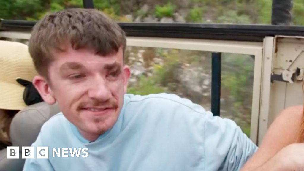 When making small talk gets really awkward - BBC News