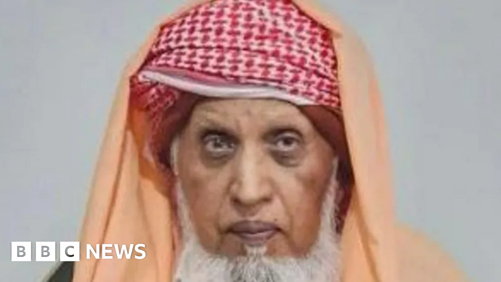 Pir Sahib: Bradford remembers Muslim 'figurehead' - BBC News