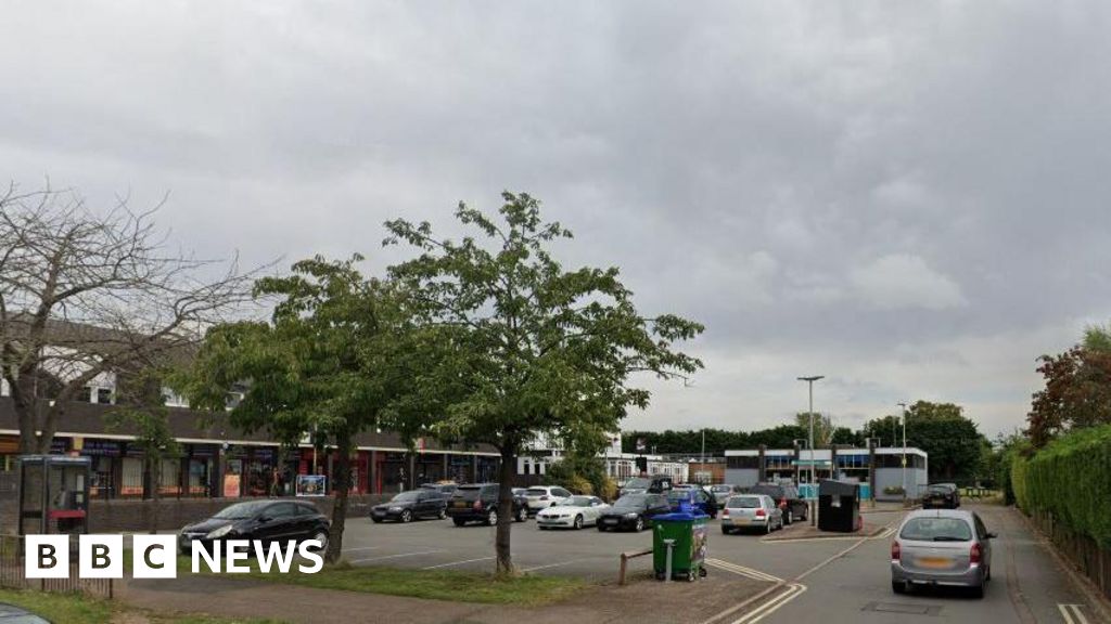 Leicester: Boy, 16, arrested over attempted murder after stabbing - BBC ...