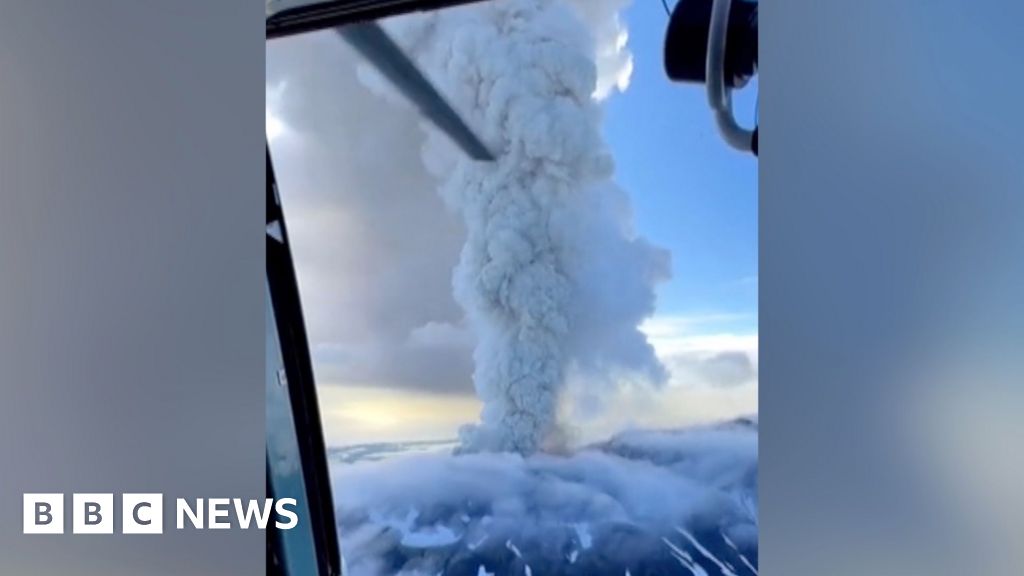 Watch: Russian volcano erupts after 500 years - BBC News