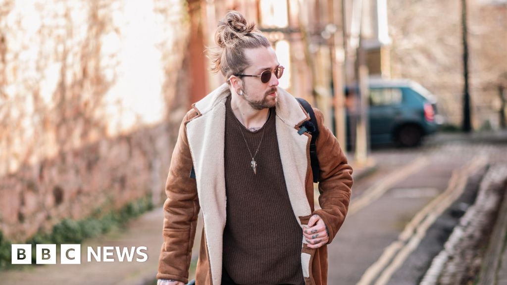 The photographer capturing 'stranger portraits'