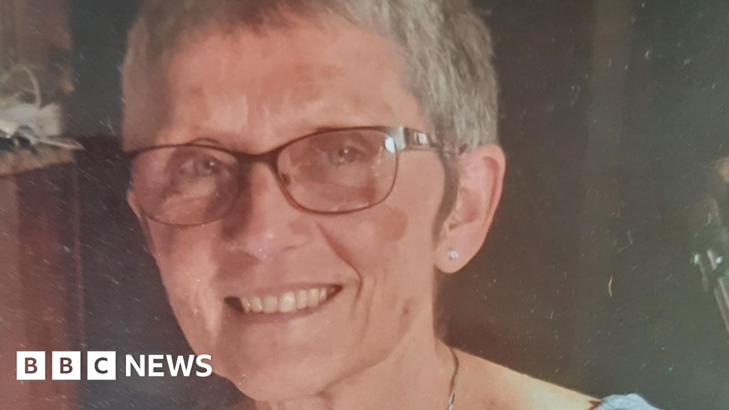 Check sheds for missing Congleton woman, residents urged - BBC News