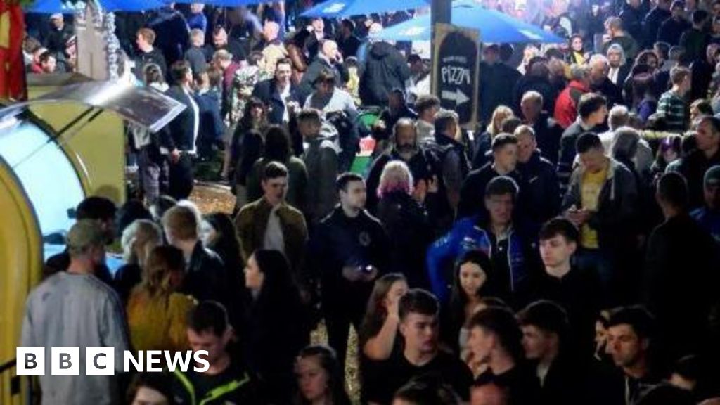 Scheme offers 'friendly face' to young people during TT festival