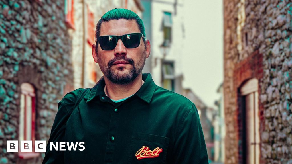 DJ Ridney attempts world record for visiting record shops