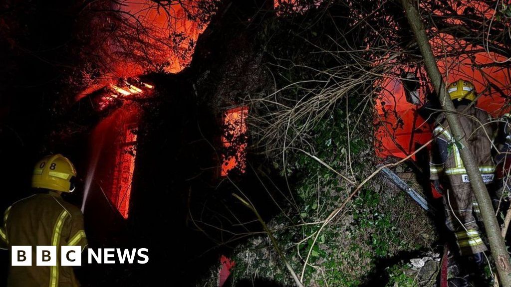 Cattistock: Fire rips through derelict village lodge