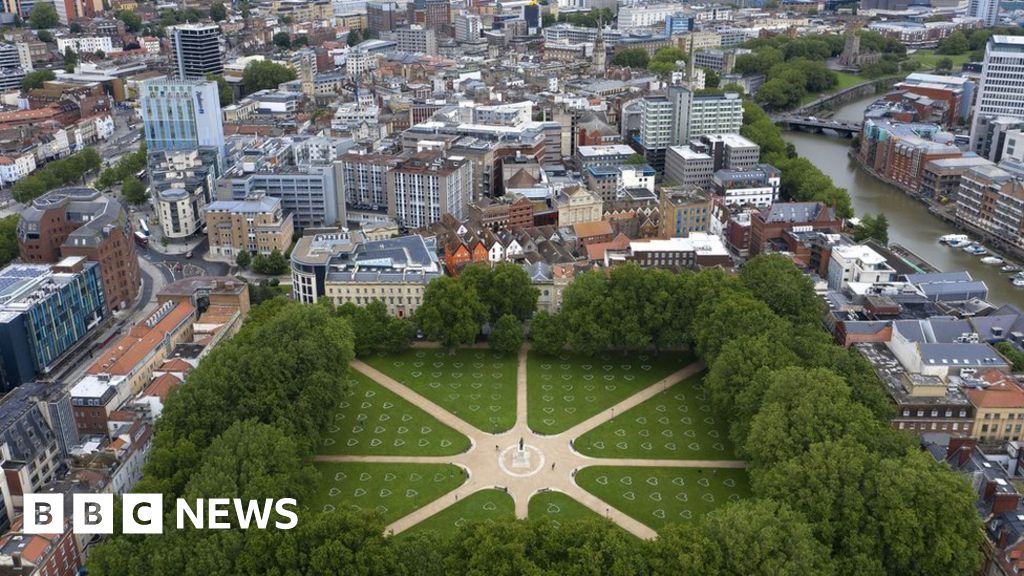 Bristol Queen Square could hold huge concerts - BBC News