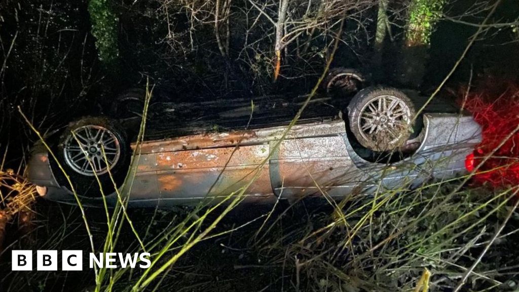 Warning after cars crash in Devon in 'horrendous' weather - BBC News