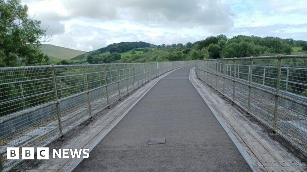 Meldon Viaduct in Devon closing for essential work - BBC News