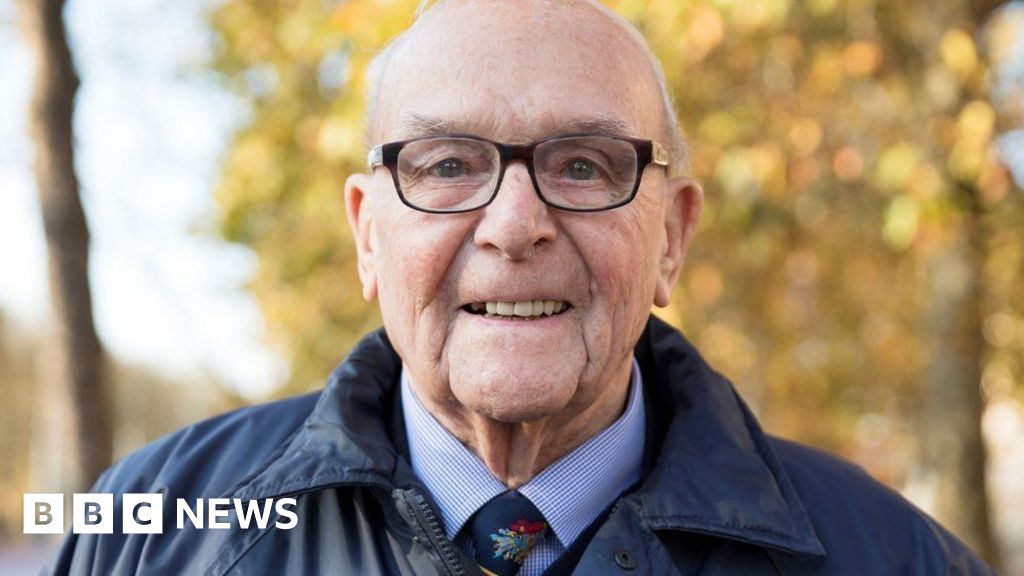 D-Day veteran who lost legs after tank hit by shell dies aged 99