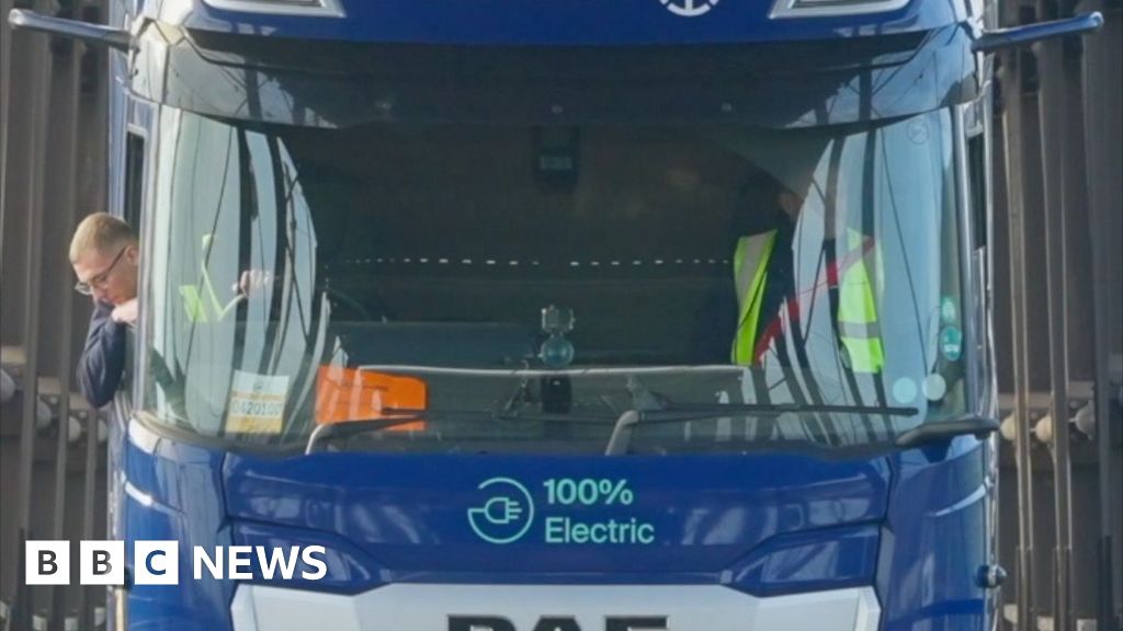 First electric HGV crosses Channel Tunnel from Folkestone - BBC News