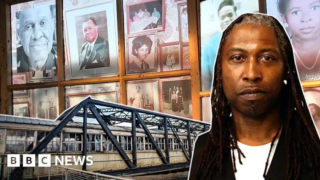 Windrush: Tilbury bridge transformed to honour 'pioneers' - BBC News