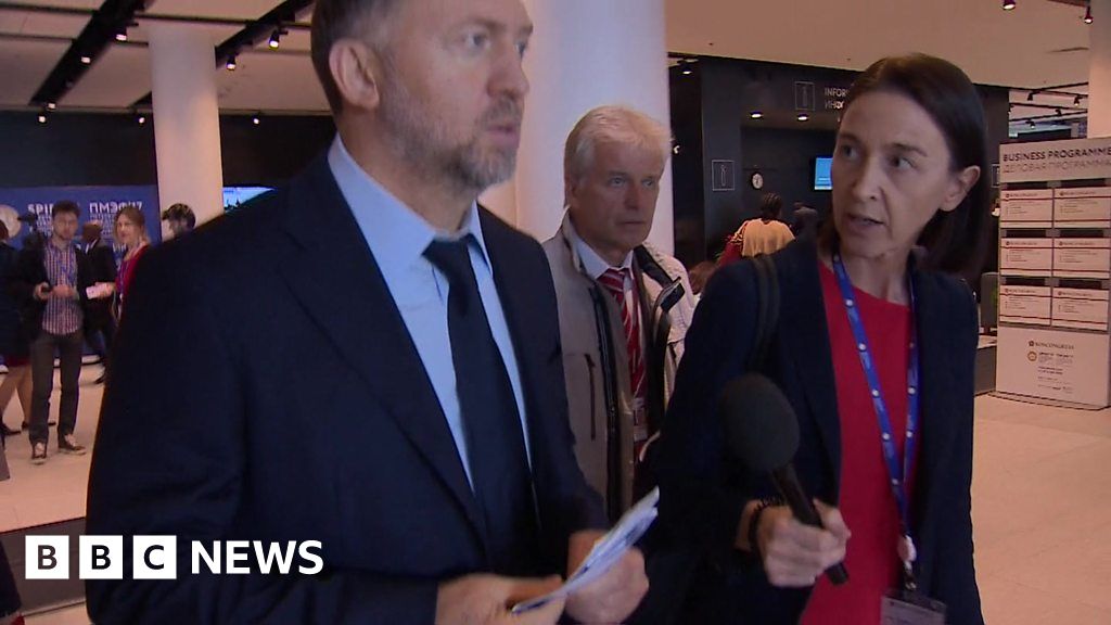 BBC confronts Russians over US election row - BBC News