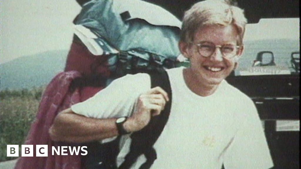 Paul Winder: Father reflects on search for son 21 years on - BBC News