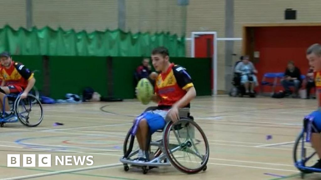 Teenager travels 340 miles each week to play wheelchair rugby - BBC News