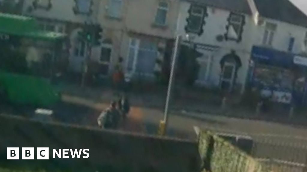 Newport: Bus almost hits girl, 7, after running red light - BBC News